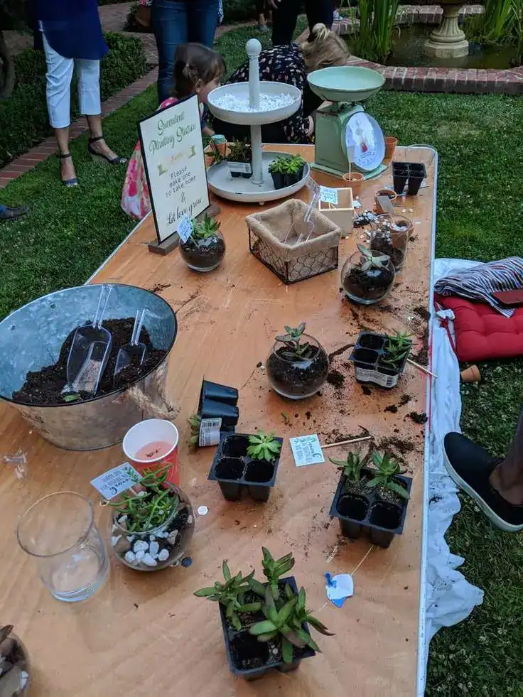 17 Housewarming Party Ideas on a Budget